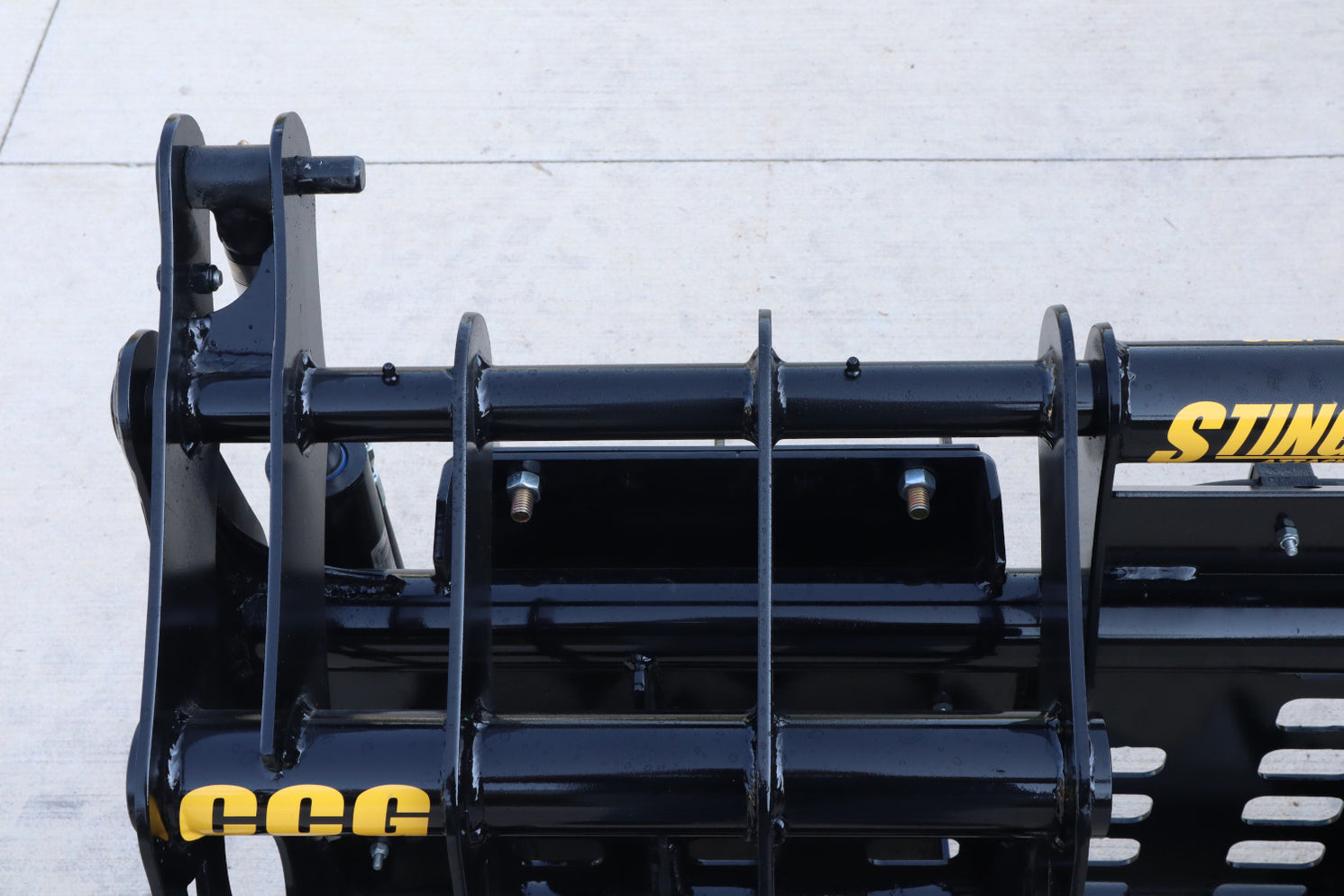 Stinger attachments Compact Clam Grapple (CCG) — Forestry Pro Supply