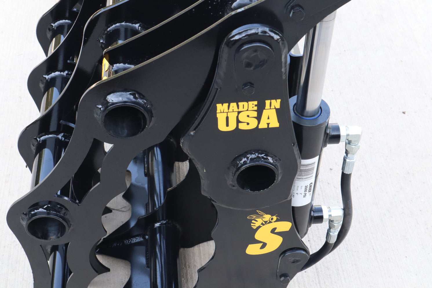 Stinger attachments Compact Clam Grapple (CCG) — Forestry Pro Supply
