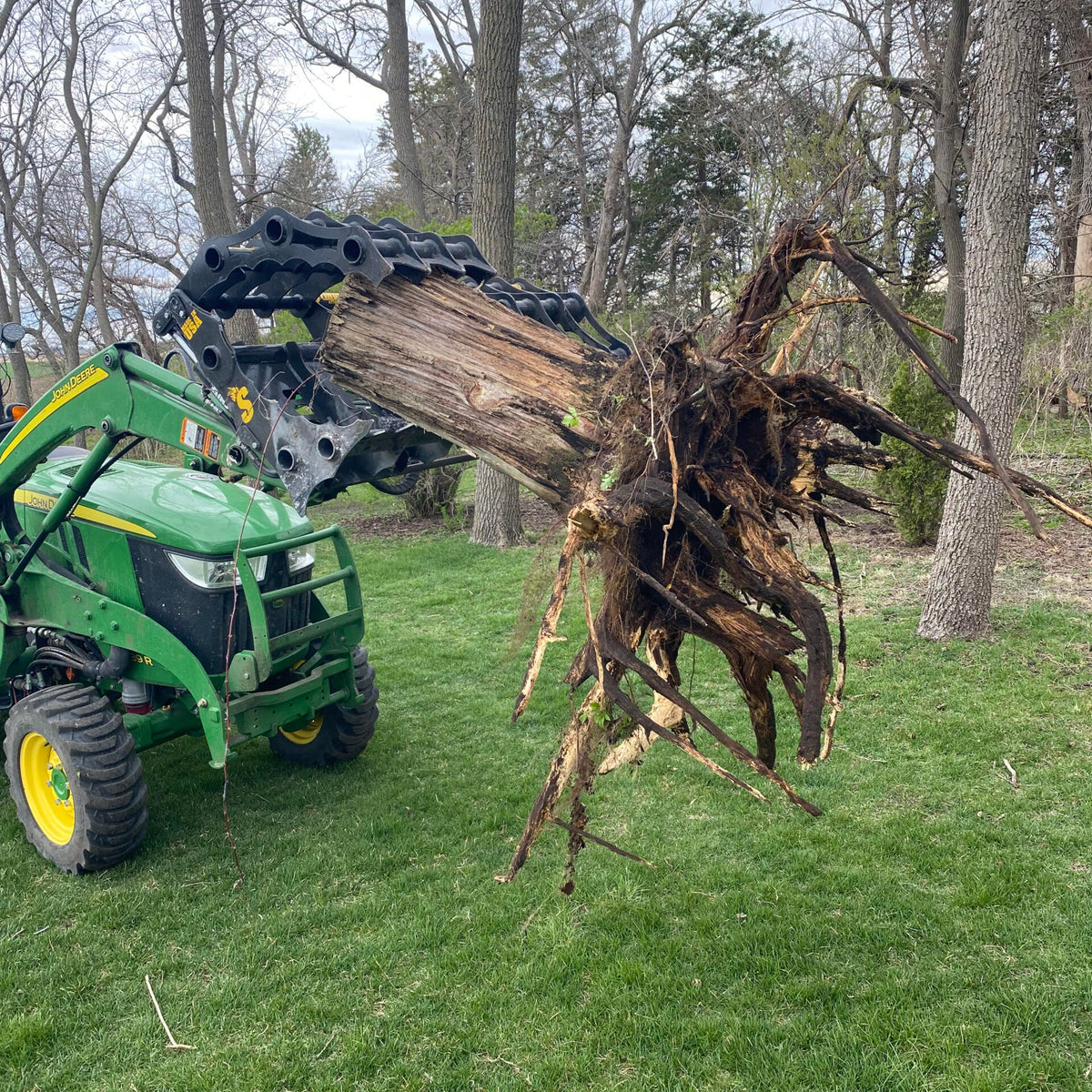 Stinger attachments Compact Clam Grapple (CCG) — Forestry Pro Supply