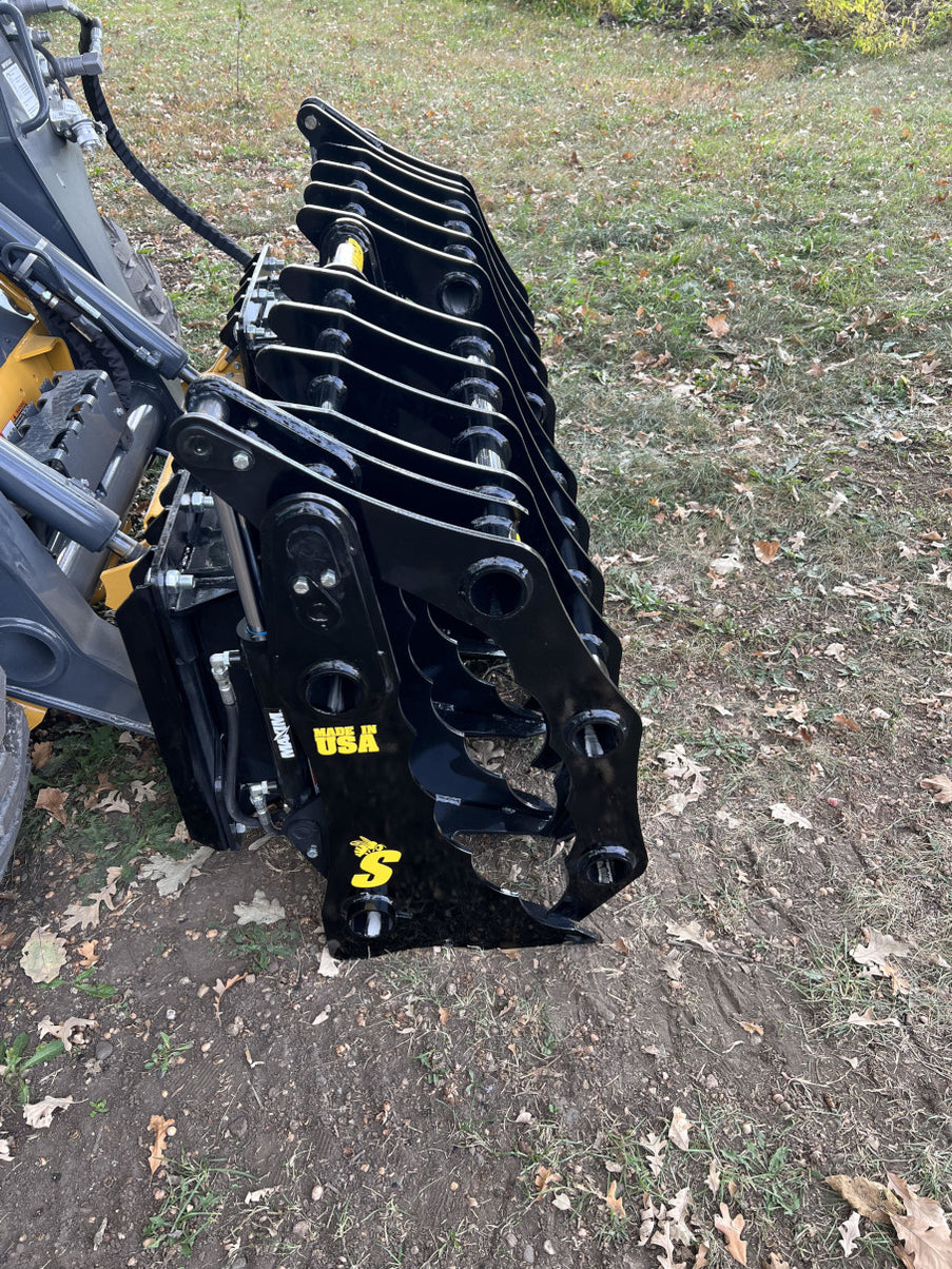 Stinger attachments Compact Tractor CG Clam Grapple (CG) — Forestry Pro ...